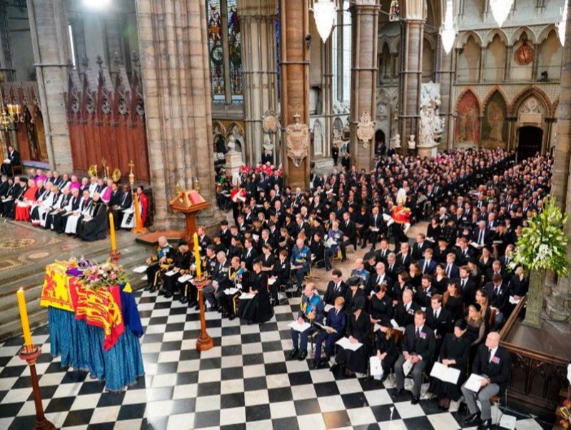 Ерөнхий сайд Л Оюун Эрдэнэ Хааны гэр бүл болон Британийн ард түмэнд эмгэнэл илэрхийлж хүндэтгэл